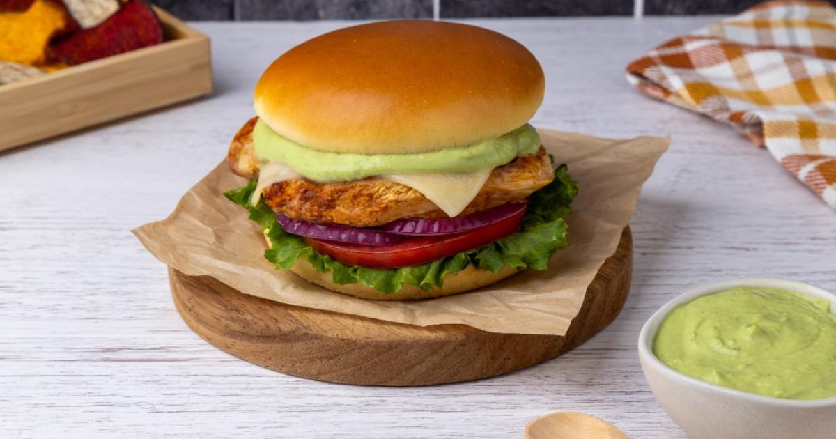 Chicken Burger with Guacamole | Official MAGGI®