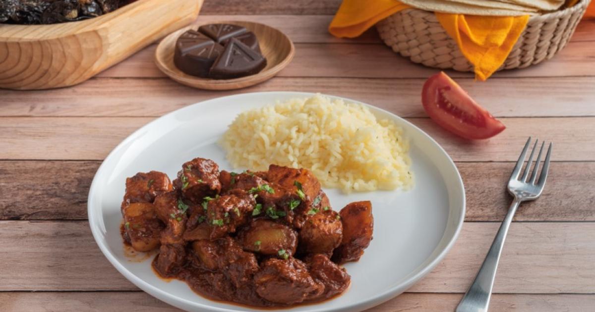 Cortadillo de Cerdo en Salsa de Adobo | Abuelita™