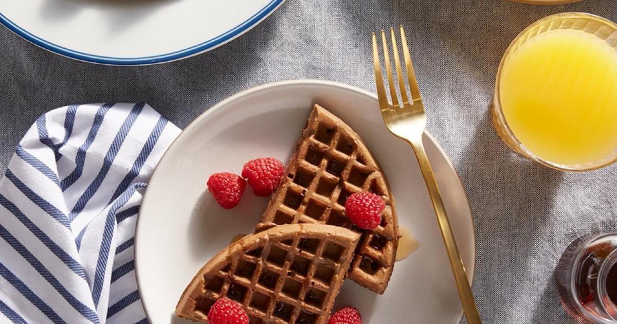 Chocolate Hazelnut Waffles | Official COFFEE MATE®