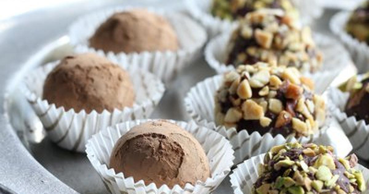 Blissful Sweet Cream Chocolate Truffles | Official COFFEE MATE®