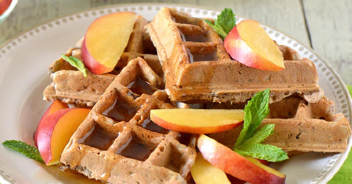 Multigrain Waffles with Nectarines | Official COFFEE MATE®