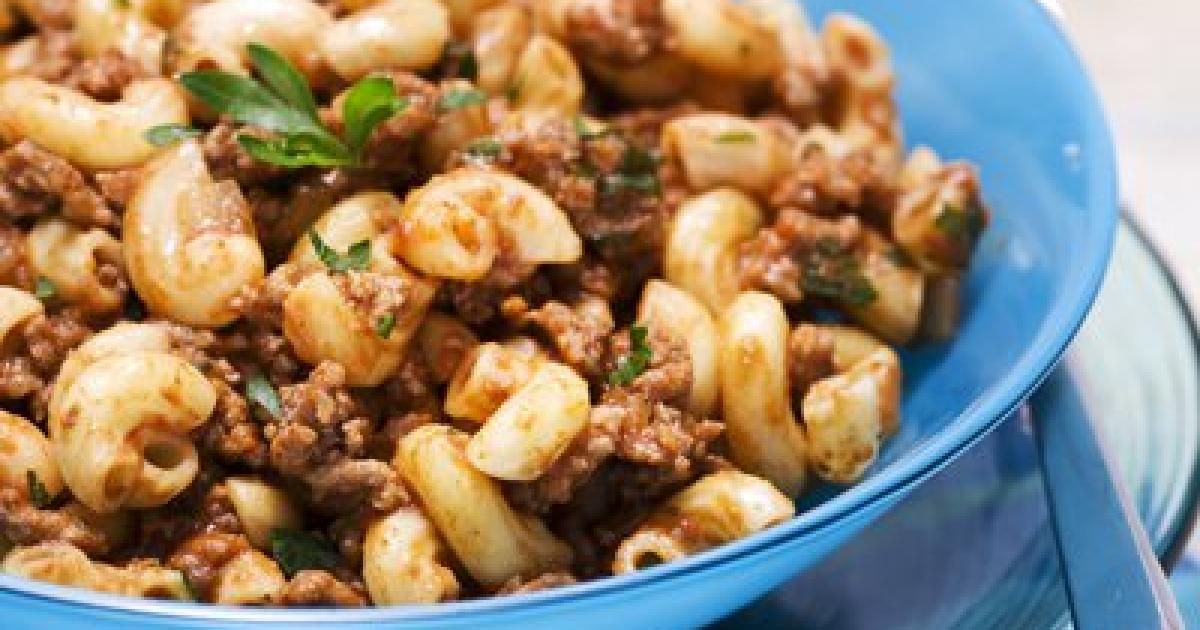Coditos con Salsa de Tomate y Res | Maggi® Oficial