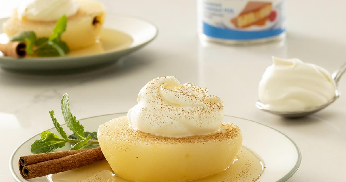 Peras Asiáticas Escalfadas con Crema Batida | La Lechera® Oficial